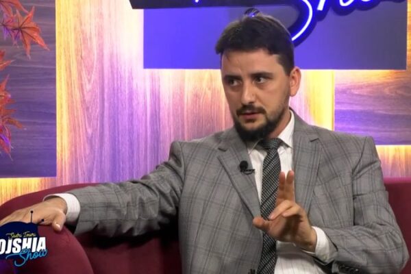 Hoxhë Drilon Gashi rrëfehet për herë të parë si e rrahu gruan e tij dhe ... Hoxhë Drilon Gashi rrëfehet për herë të parë si e rrahu gruan e tij dhe ...